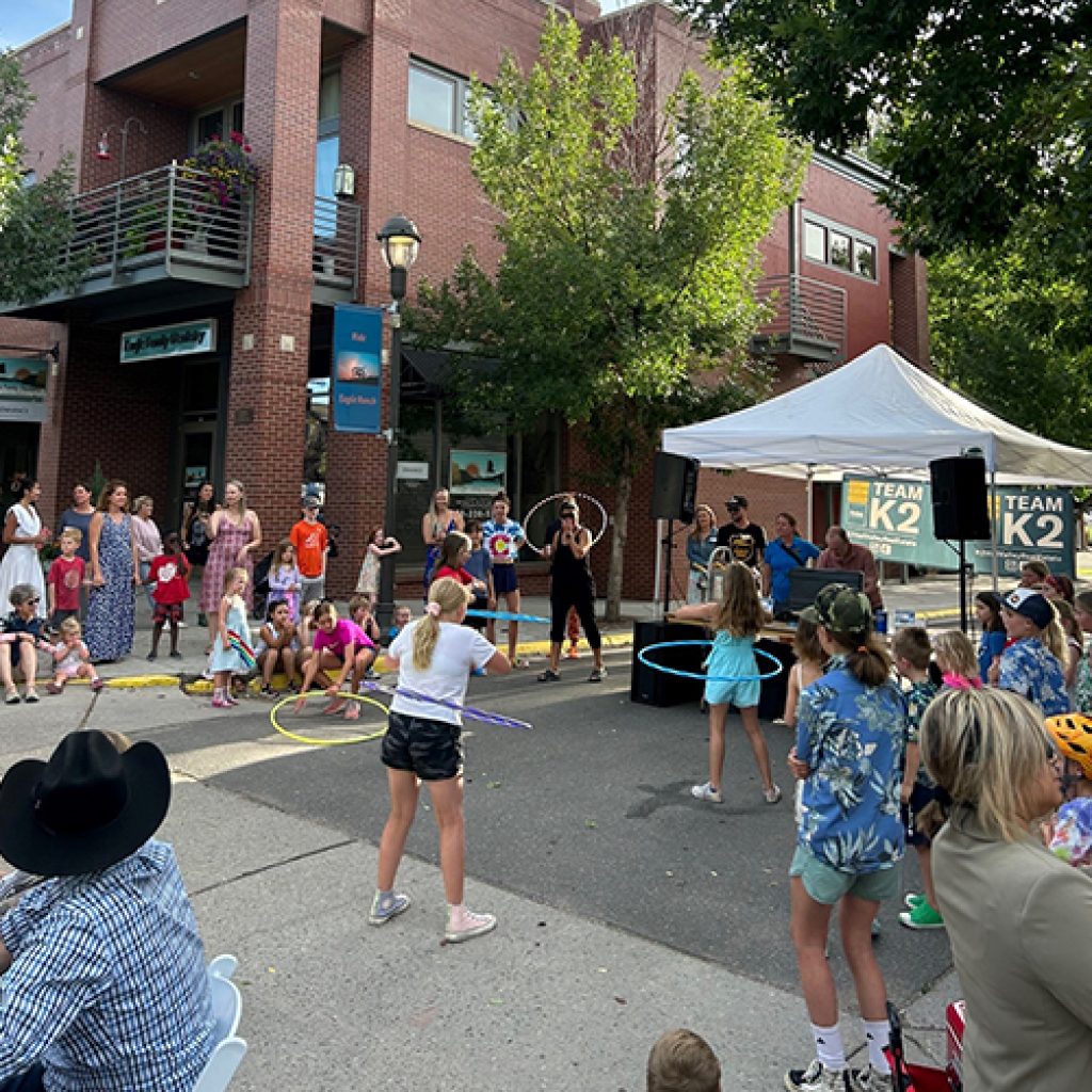 Community Table - EagleOutside